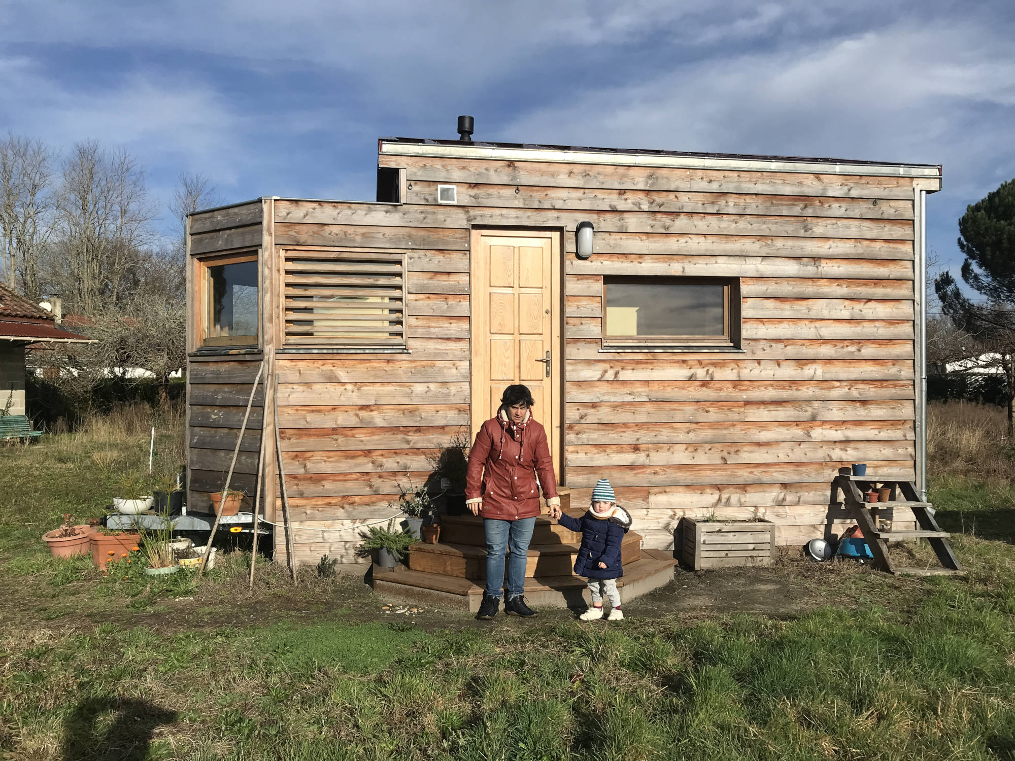 Une tiny house dans leur jardin - Chez Aurélie, Apo, Juliette et Laura ...